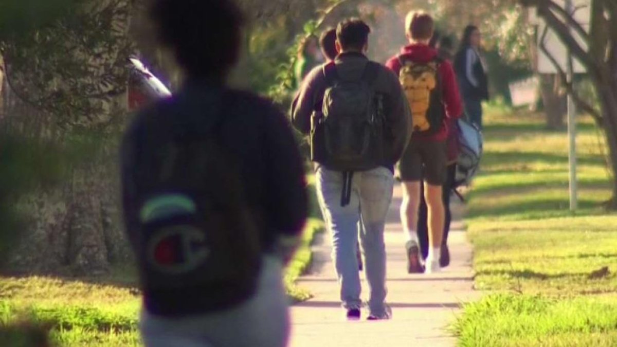 HISD decide el futuro de 12 escuelas en Houston – Telemundo Houston