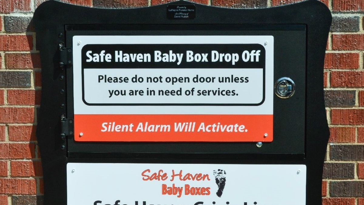 Caja Safe Haven Baby Box llega a The Woodlands, Houston – Telemundo Houston