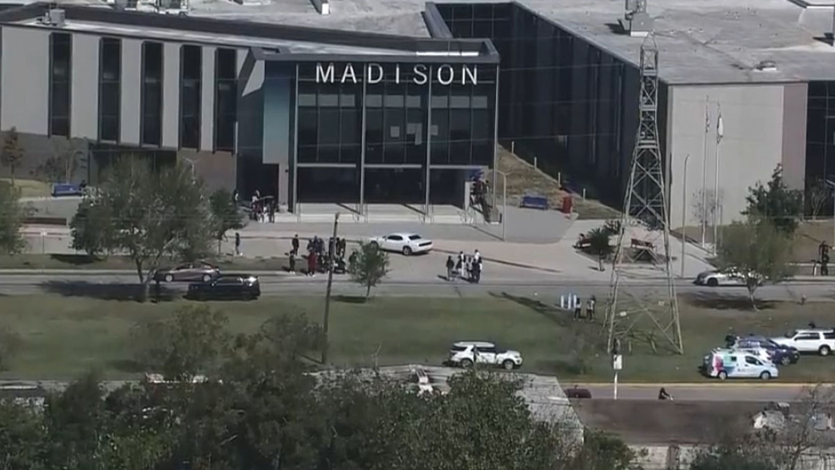 Prohíben celulares en Madison High School de Houston – Telemundo Houston