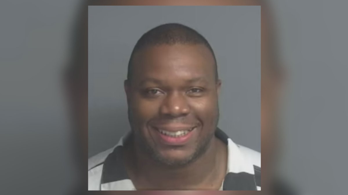 Acusan a exjugador de la NFL de homicidio de su novia en Houston ...