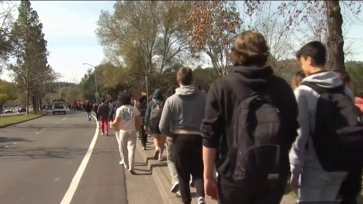 Miles regresan a clases en Cy-Fair ISD con caos en rutas de transporte ...