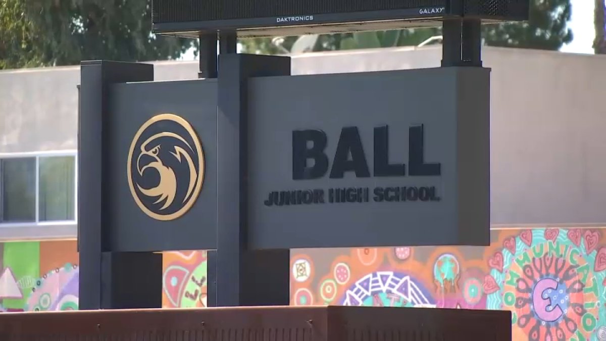 Anaheim: foto de estudiante desnudándose en baño de escuela – Telemundo ...