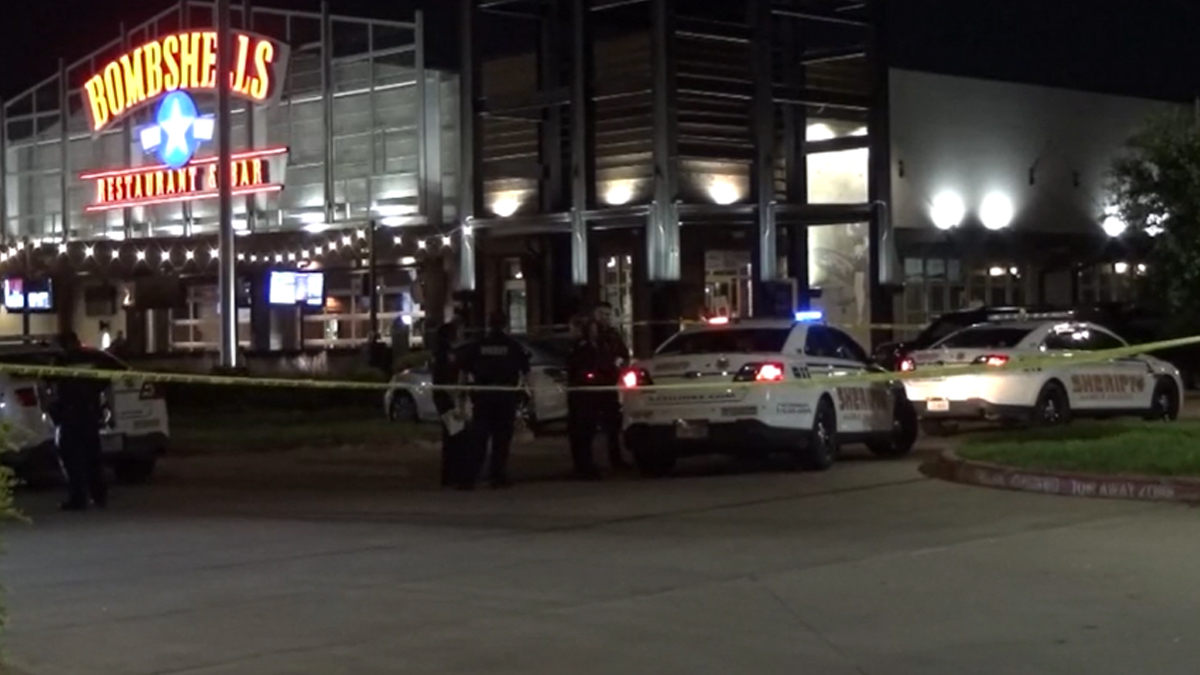Balacera mortal en bar Bombshells al este del Condado Harris ...
