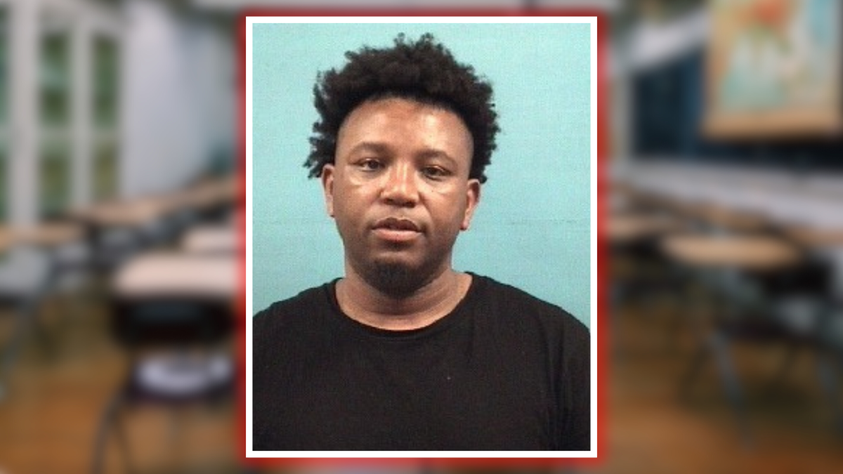 Arrestan educador por acercamientos impropios a estudiante en Texas ...