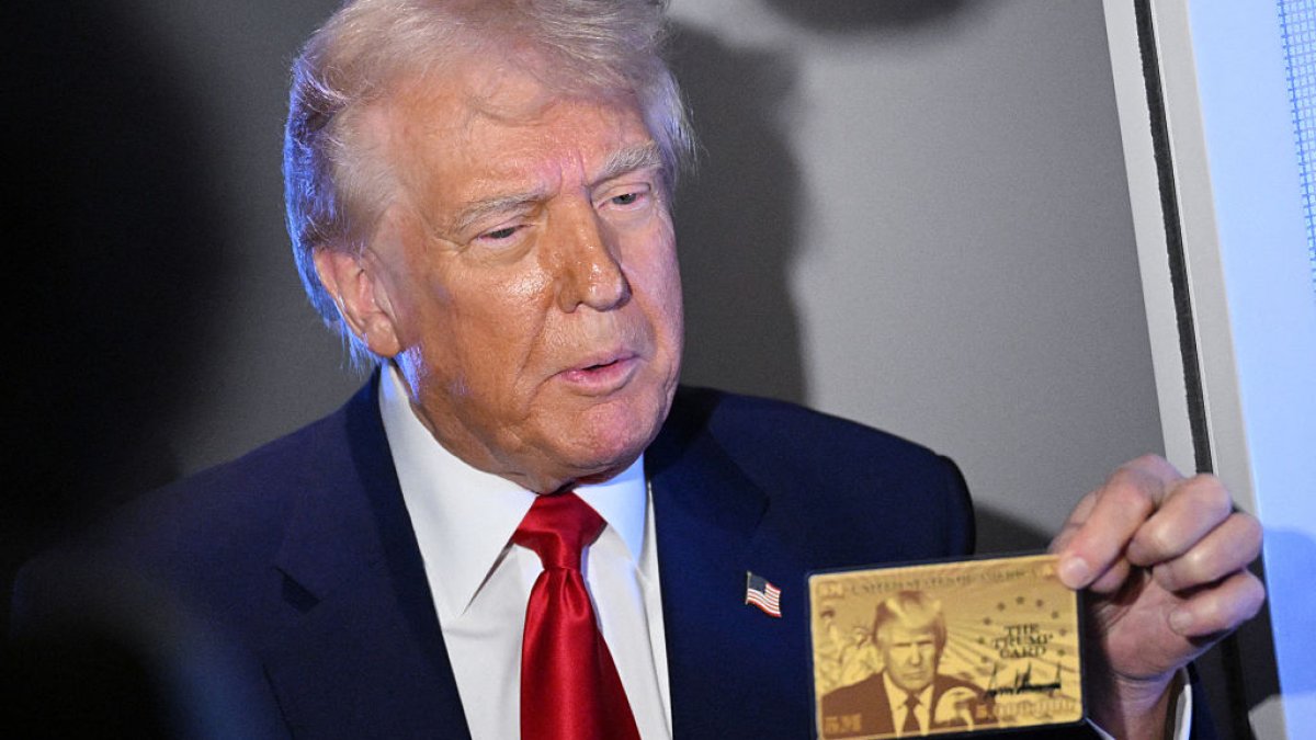 Foto: así es la "gold card" o "tarjeta dorada" de Trump – Telemundo Houston
