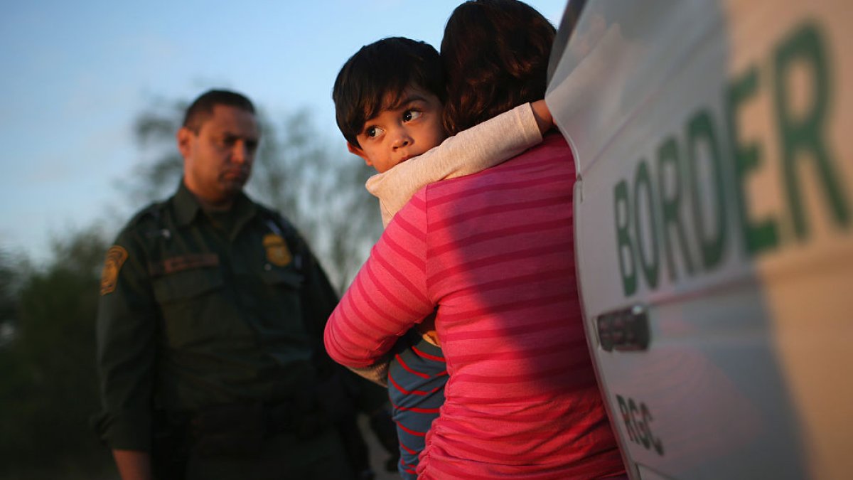 ICE busca crear call center para rastrear inmigrantes – Telemundo Houston