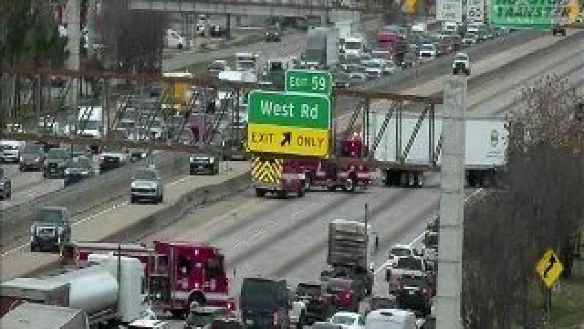 Última hora: Cierran carriles de la I-45 Norte por accidente de camión ...
